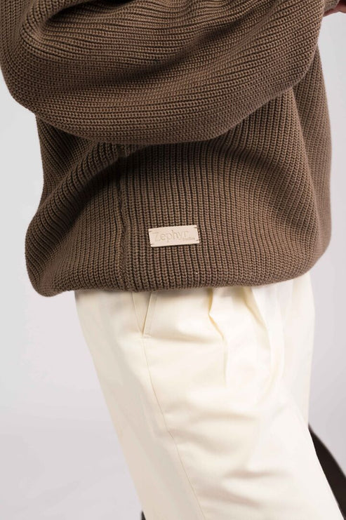 Chocolate brown Mockneck sweater – Zephyrbywaleed